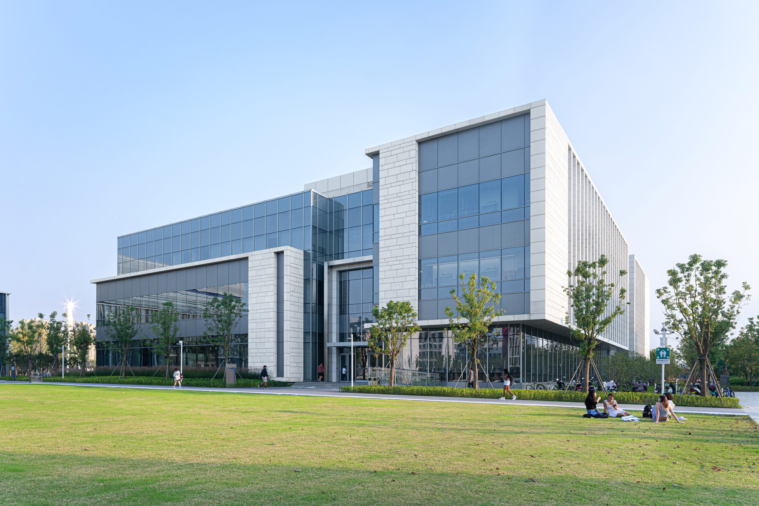 WHU-Duke Research Institute at Duke Kunshan University - 昆山杜克大学